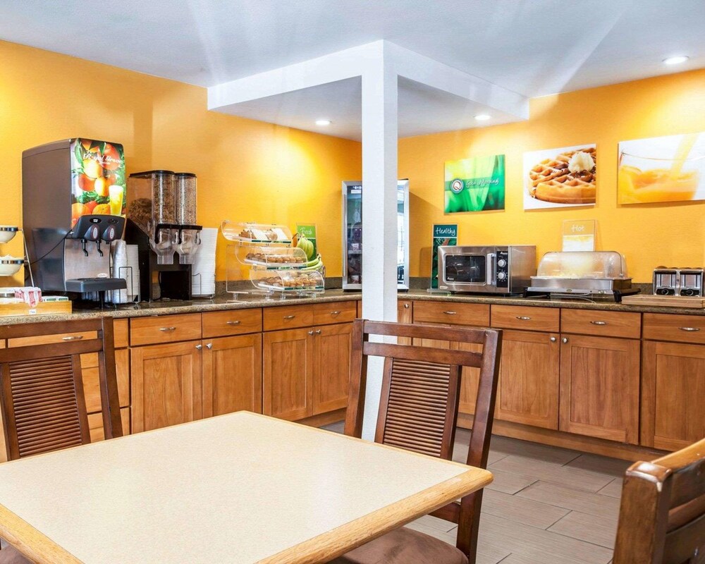 Quality Inn SeaTac Airport-Seattle, Seattle: $59 Room Prices & Reviews ...