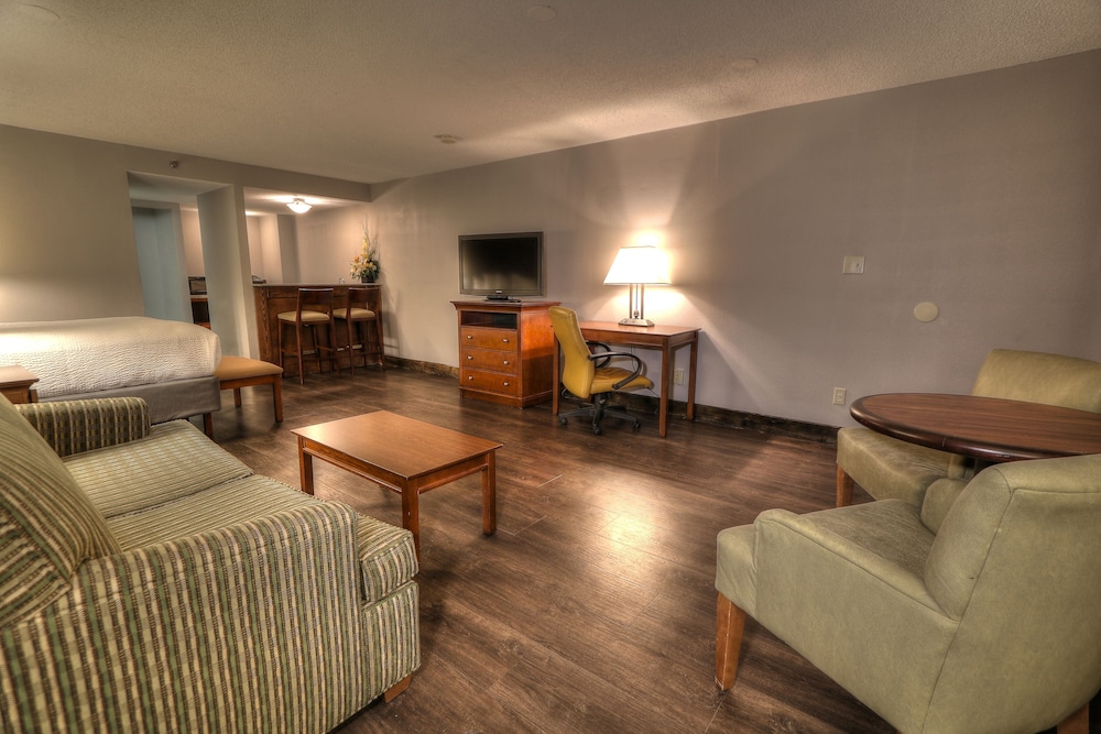 The Ramsey Hotel & Convention Center, Pigeon Forge: $125 Room Prices ...