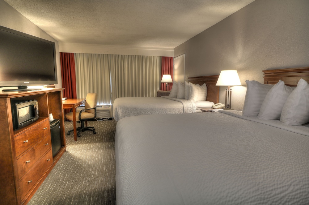 The Ramsey Hotel & Convention Center, Pigeon Forge: $125 Room Prices ...