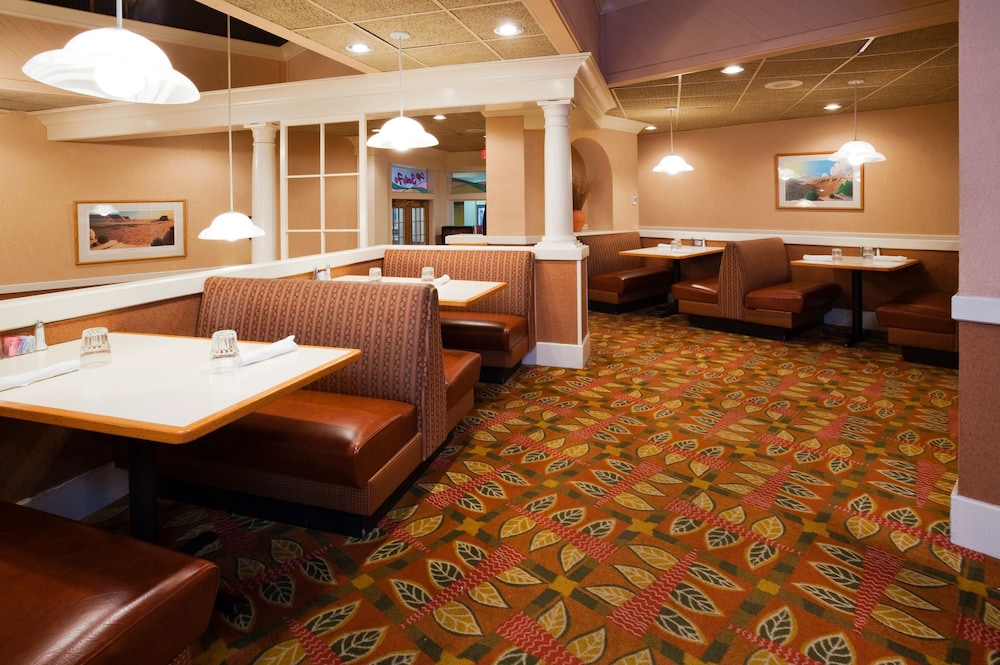 Holiday Inn Hotel & Suites - St. Cloud: 2017 Room Prices, Deals ...