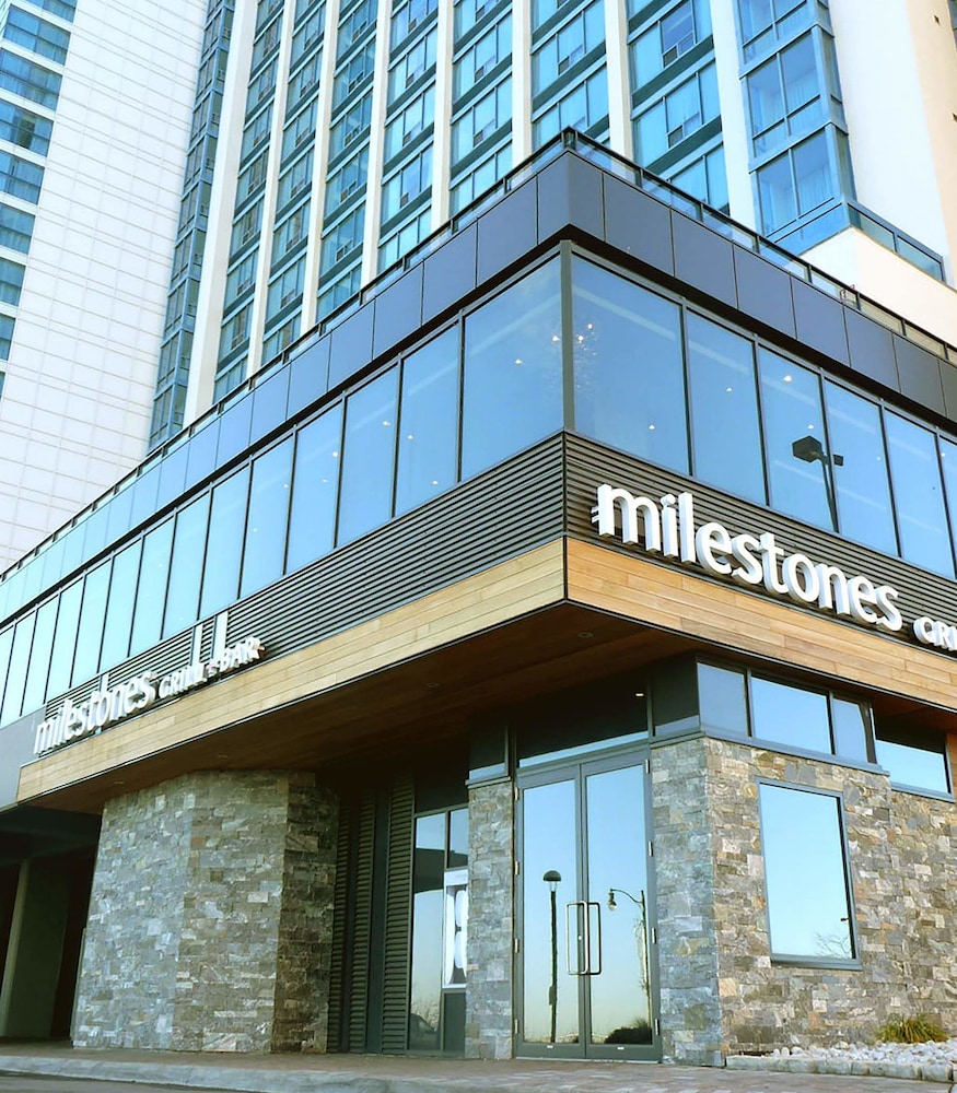 Niagara Falls Marriott on the Falls (Niagara Falls, CAN) | Expedia