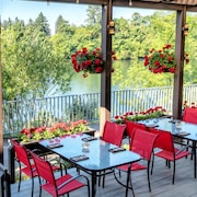 Valley River Inn: 2018 Room Prices $124, Deals & Reviews | Expedia