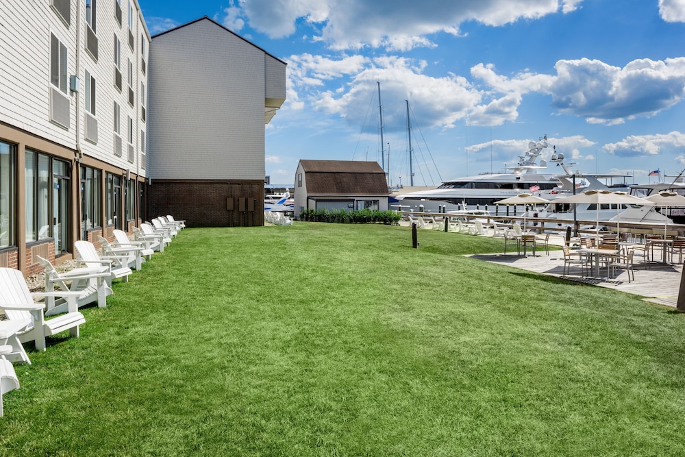 The Newport Harbor Hotel & Marina in Newport | Cheap Hotel Deals ...