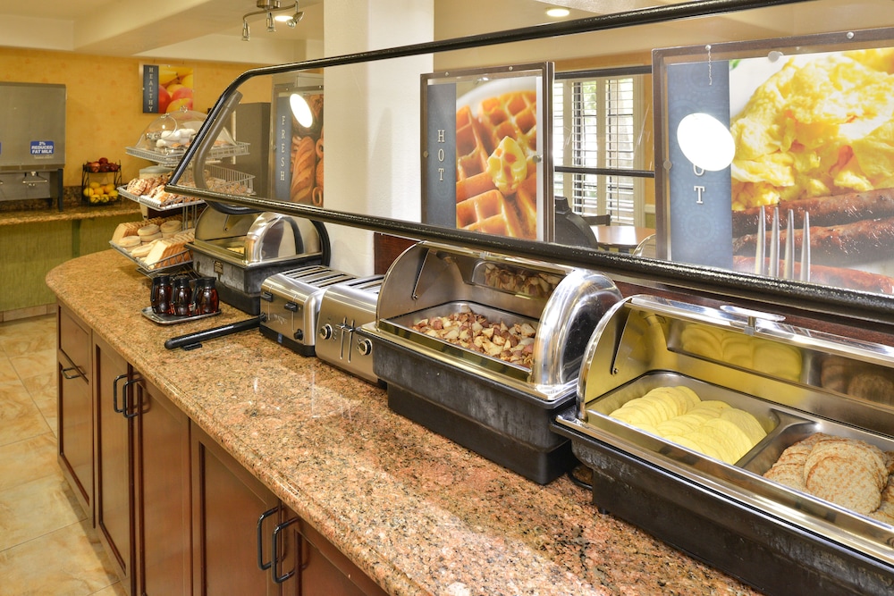 Best Western Plus Raffles Inn & Suites in Anaheim | Best Rates & Deals ...