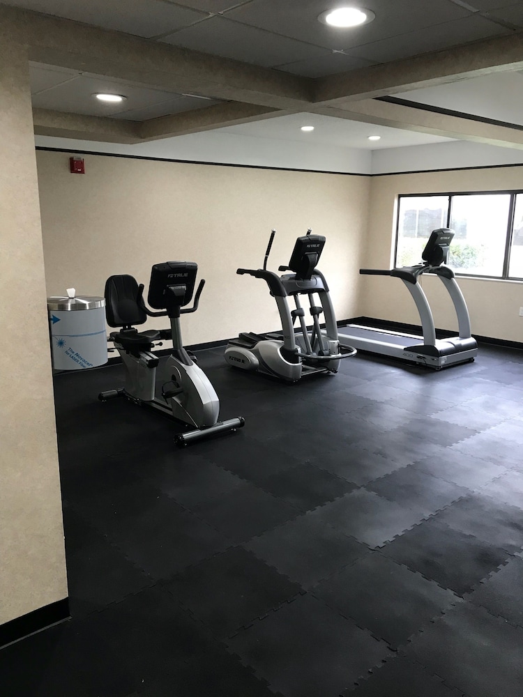 Days Inn & Suites by Wyndham Rochester Hills MI in Detroit | Best Rates ...