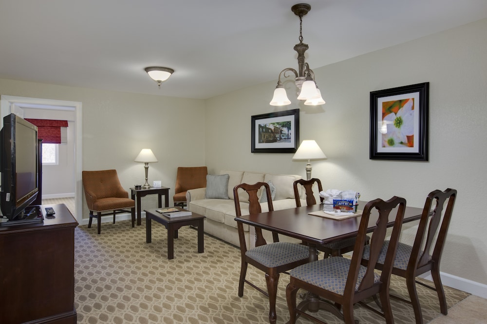 Bluegreen Vacations Patrick Henry Square, Ascend Resort in Williamsburg ...
