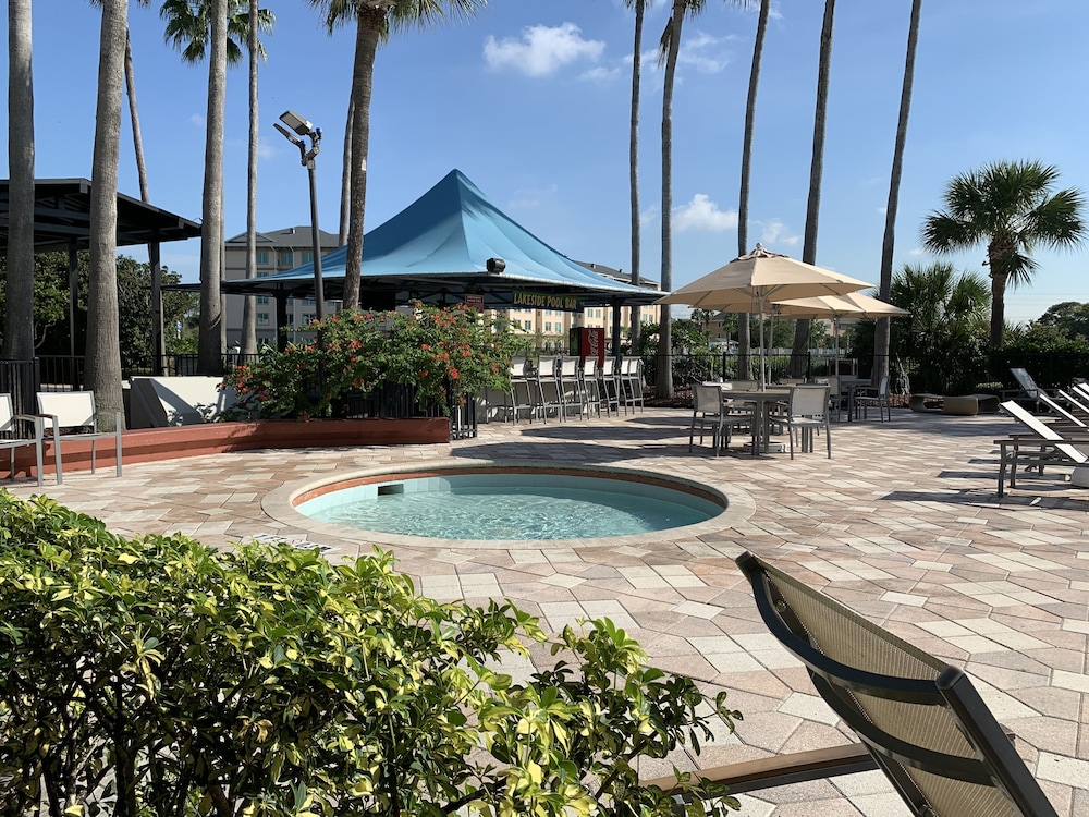 DoubleTree by Hilton at the Entrance to Universal Orlando, Orlando: $84 ...