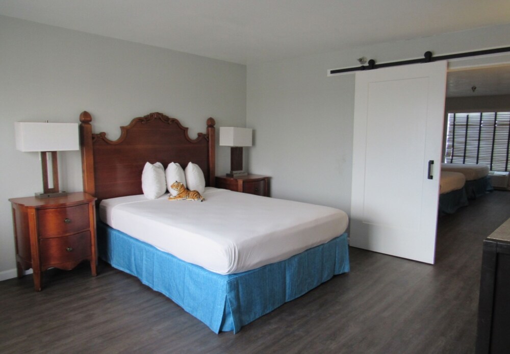 Capri Suites Anaheim: AU$182 Deals & Reviews (Anaheim, USA) | Wotif