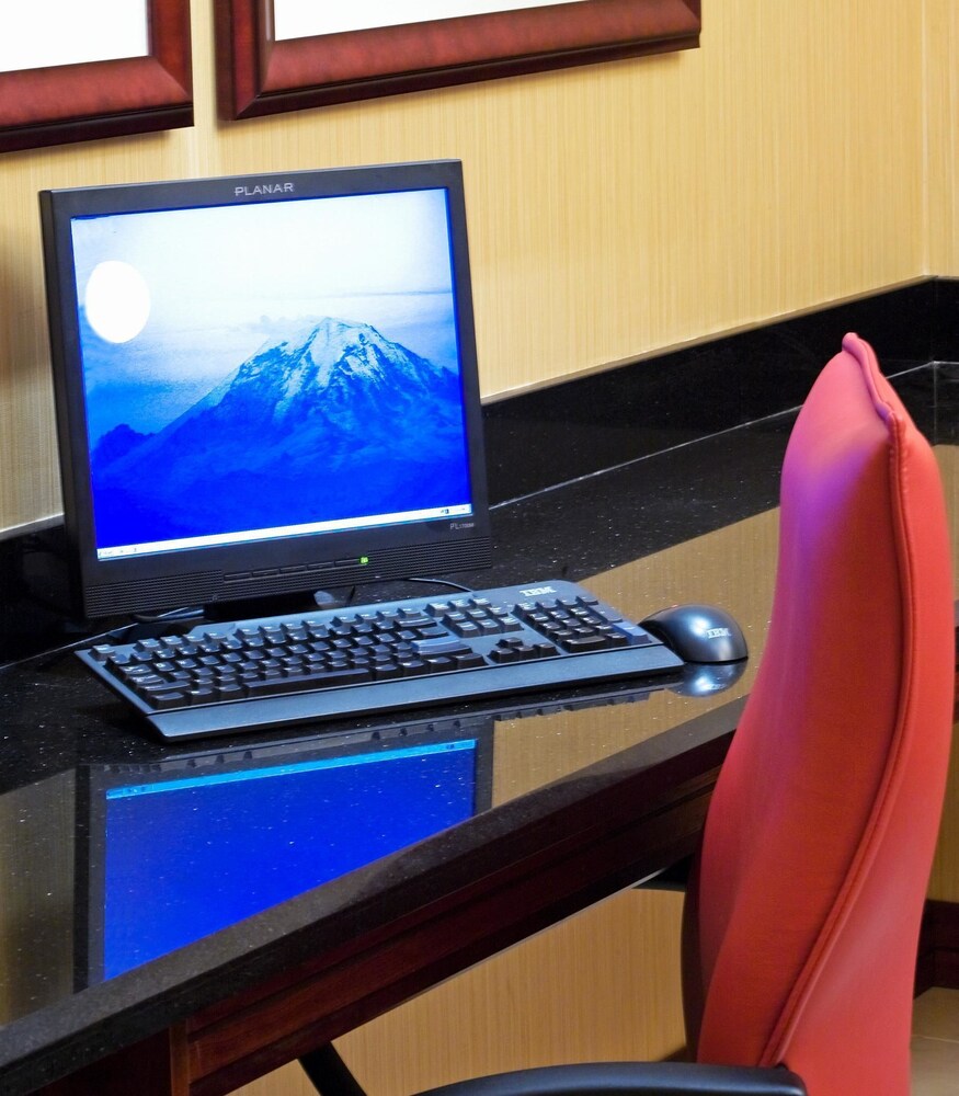 Los Angeles Marriott Burbank Airport (Burbank, USA) | Expedia