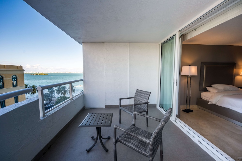 DoubleTree by Hilton Grand Hotel Biscayne Bay in Miami | Best Rates ...