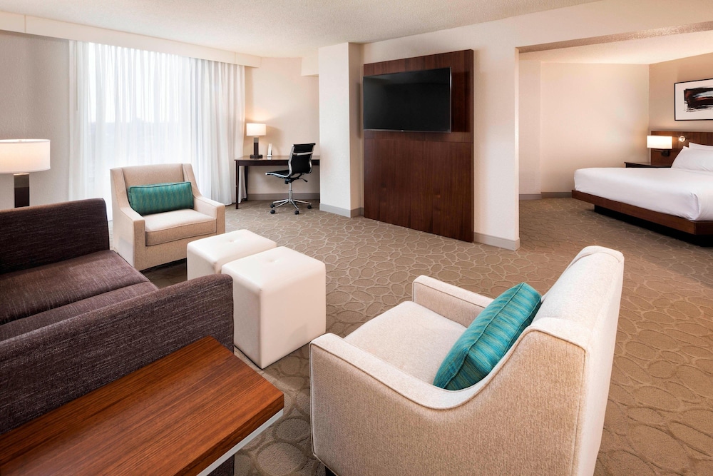 Delta Hotels by Marriott Minneapolis Northeast in Minneapolis - St ...