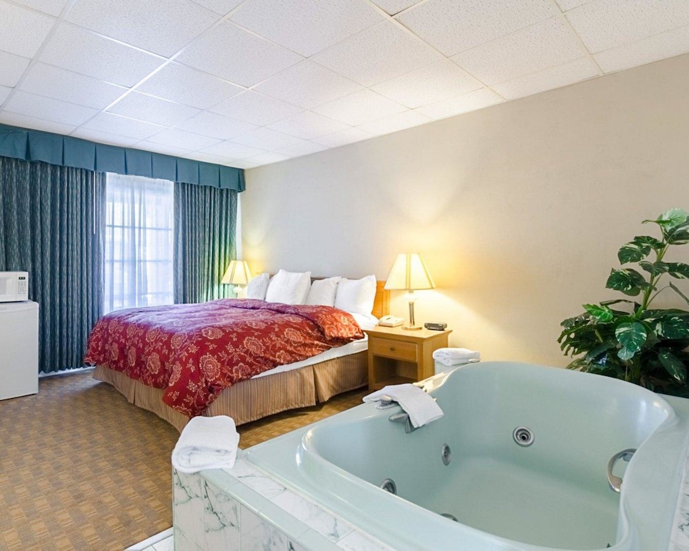 Rodeway Inn Historic in Williamsburg | Best Rates & Deals on Orbitz