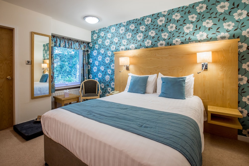 Crooklands Hotel in Milnthorpe | Cheap Hotel Deals & Rates on ...