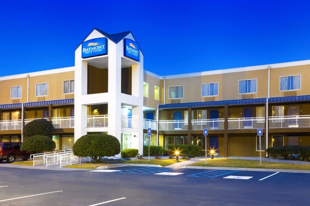 Baymont by Wyndham Savannah Midtown, Savannah: Room, Prices & Reviews ...