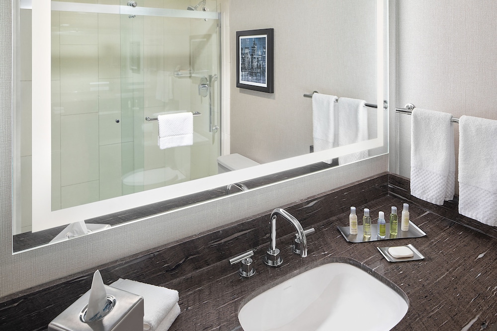 9 Best Hotels With Pool In Newark, New Jersey | Trip101