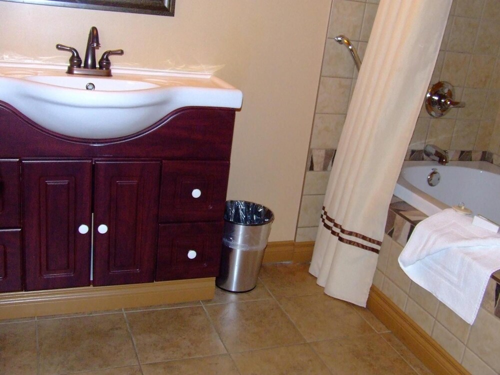 Yukon Inn in Whitehorse | Best Rates & Deals on Orbitz