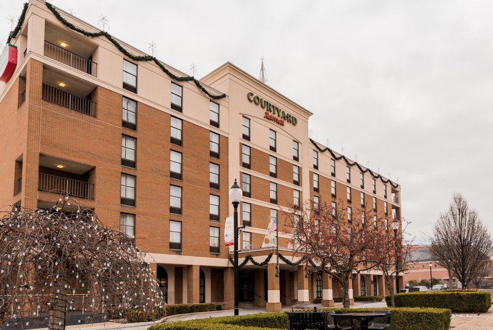 Courtyard by Marriott Springfield Downtown in Dayton | Best Rates ...