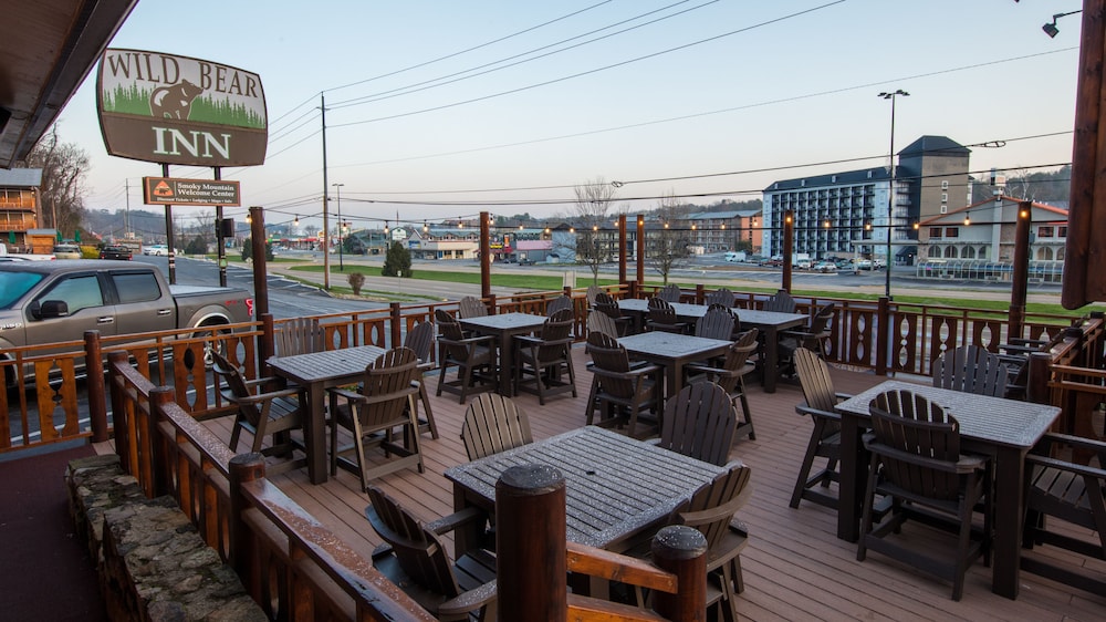 Wild Bear Inn, Pigeon Forge: $80 Room Prices & Reviews | Travelocity