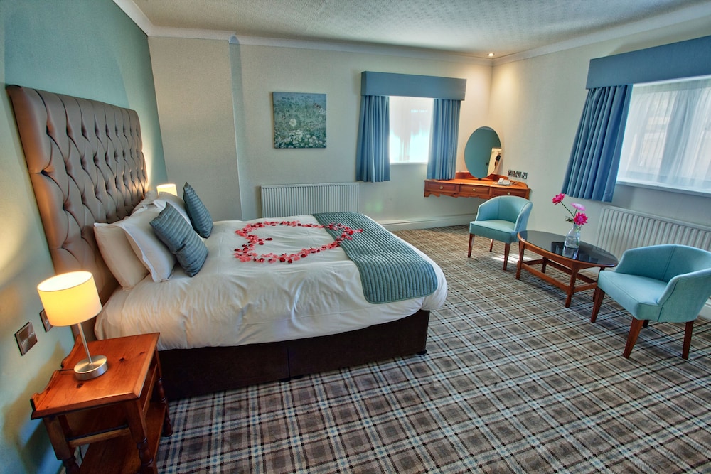 Last Drop Village Hotel and Spa, Bolton: $96 Room Prices & Reviews ...
