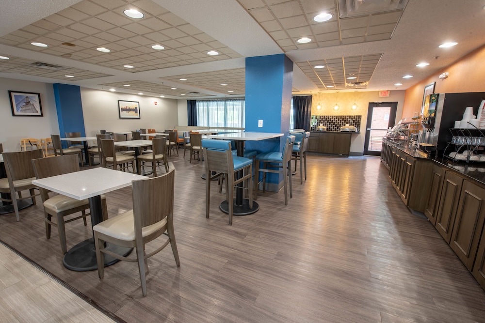Wingate by Wyndham Indianapolis Airport Plainfield in Indianapolis ...