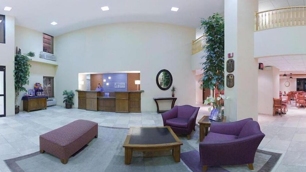 Holiday Inn Express Hotel & Suites Phoenix-Airport, an IHG Hotel in ...