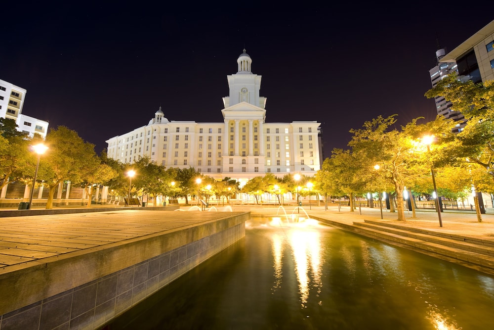 Southern Sun the Cullinan in Cape Town | Best Rates & Deals on Orbitz