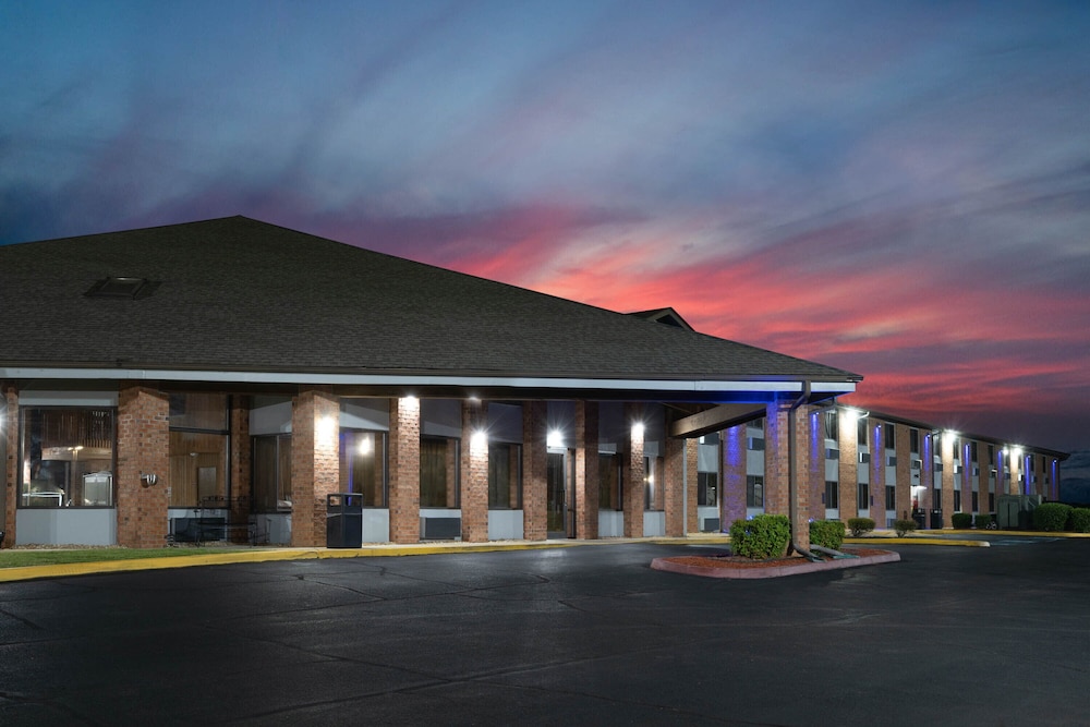 Baymont by Wyndham Tupelo in Tupelo | Best Rates & Deals on Orbitz