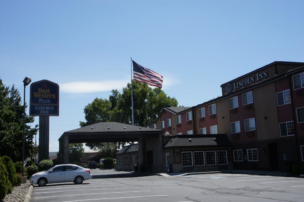 BEST WESTERN® PLUS YAKIMA HOTEL - Yakima WA 1614 North 1st 98901