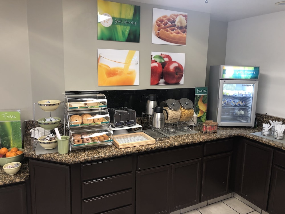 Quality Inn & Suites in Boise | Best Rates & Deals on Orbitz