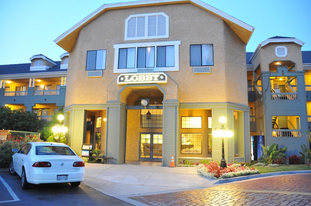 Oak Tree Inn in Los Angeles | Best Rates & Deals on Orbitz