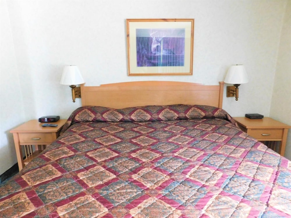 Summit Inn, Snoqualmie Pass: $139 Room Prices & Reviews | Travelocity