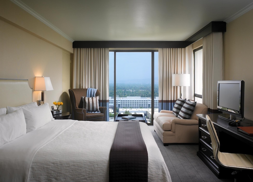 Sheraton Universal Hotel (Universal City, USA) | Expedia