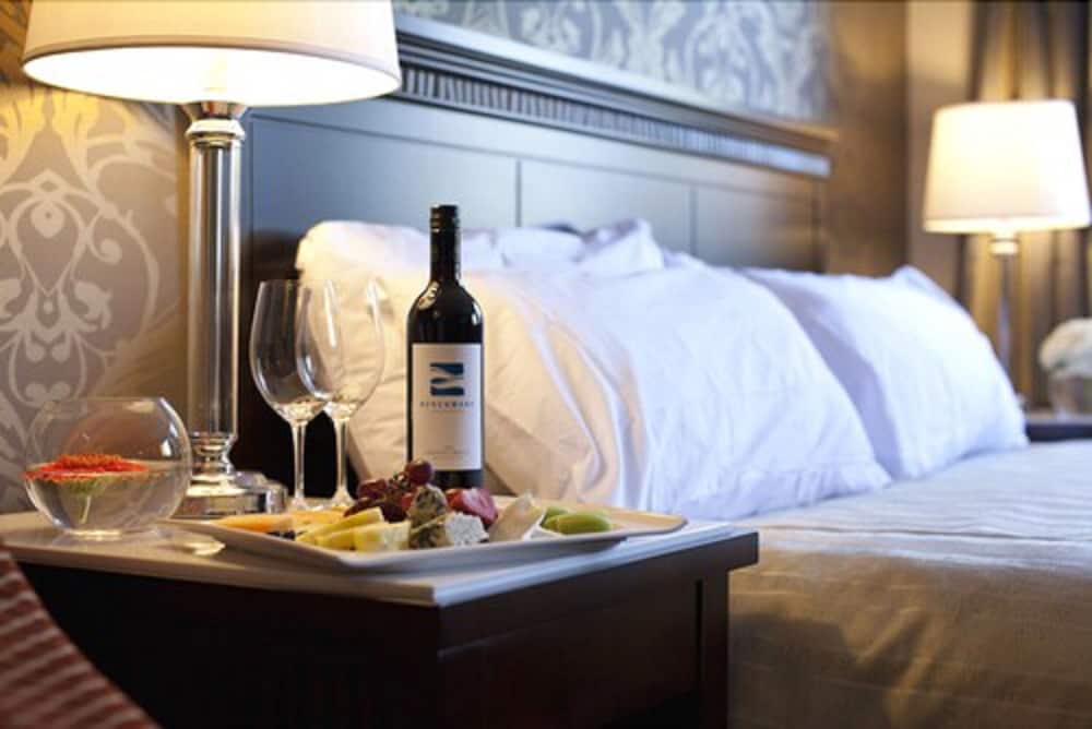 Elm Hurst Inn & Spa in London | Best Rates & Deals on Orbitz