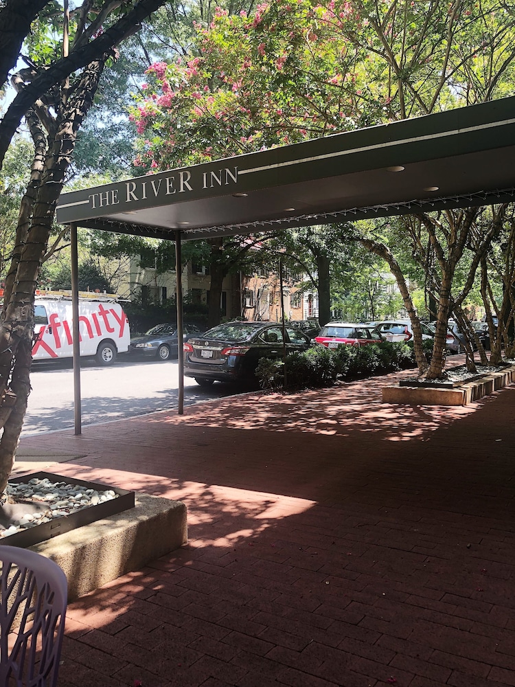 The River Inn, Washington: $224 Room Prices & Reviews | Travelocity