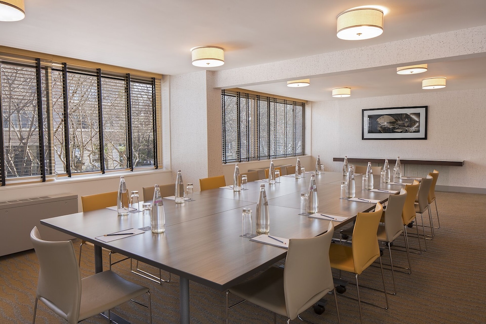 The River Inn, Washington: $224 Room Prices & Reviews | Travelocity