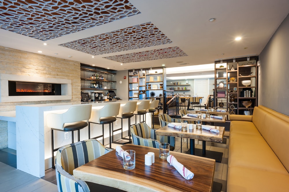 Hotel Indigo Napa Valley, an IHG Hotel: AU$306 Rooms, Reviews & Deals ...