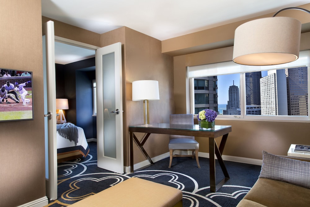 Omni Chicago Hotel in Chicago | Best Rates & Deals on Orbitz