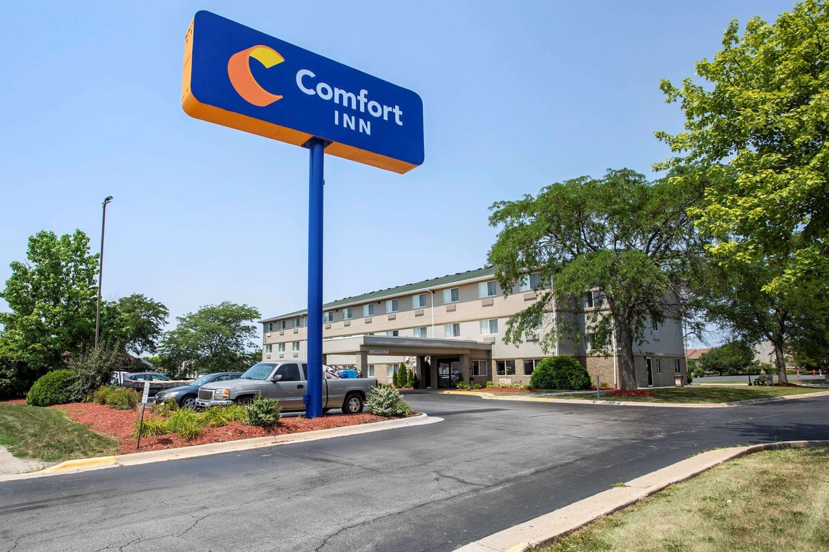Comfort Inn Rockford near Casino District: 2022 Room Prices, Deals ...