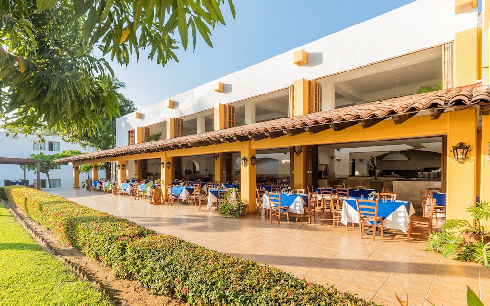 Posada Real Puerto Escondido in San Pedro Mixtepec | Best Rates & Deals ...