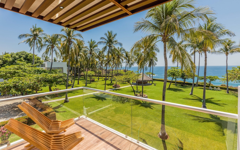 Posada Real Puerto Escondido in San Pedro Mixtepec | Best Rates & Deals ...