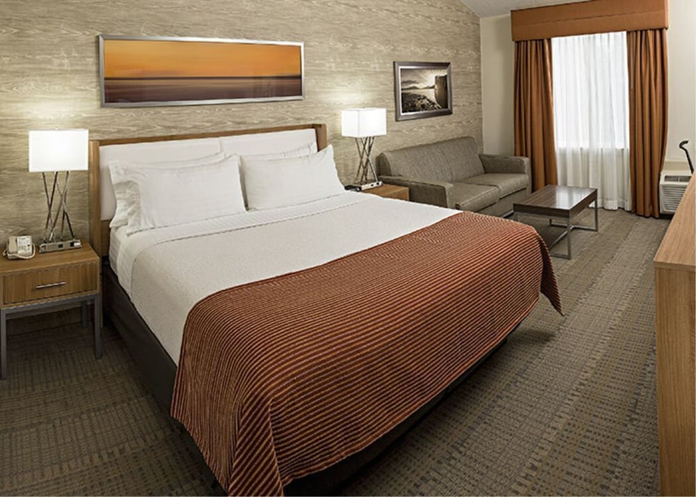 Holiday Inn Cape Cod-Falmouth, an IHG Hotel in Falmouth | Best Rates ...