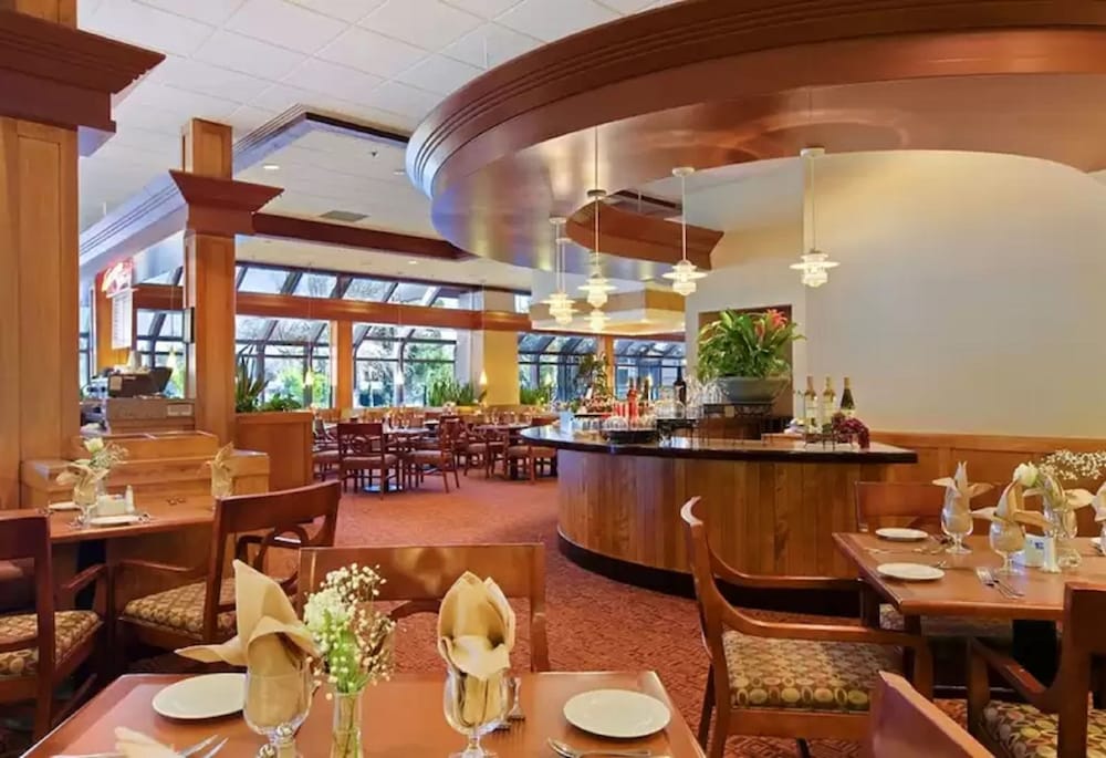 DoubleTree by Hilton Sacramento, Sacramento: $93 Room Prices & Reviews ...
