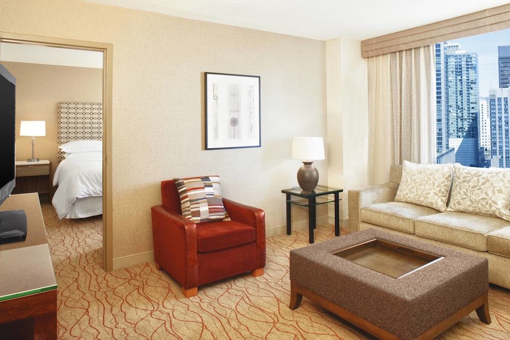 Sheraton Grand Chicago in Chicago | Best Rates & Deals on Orbitz
