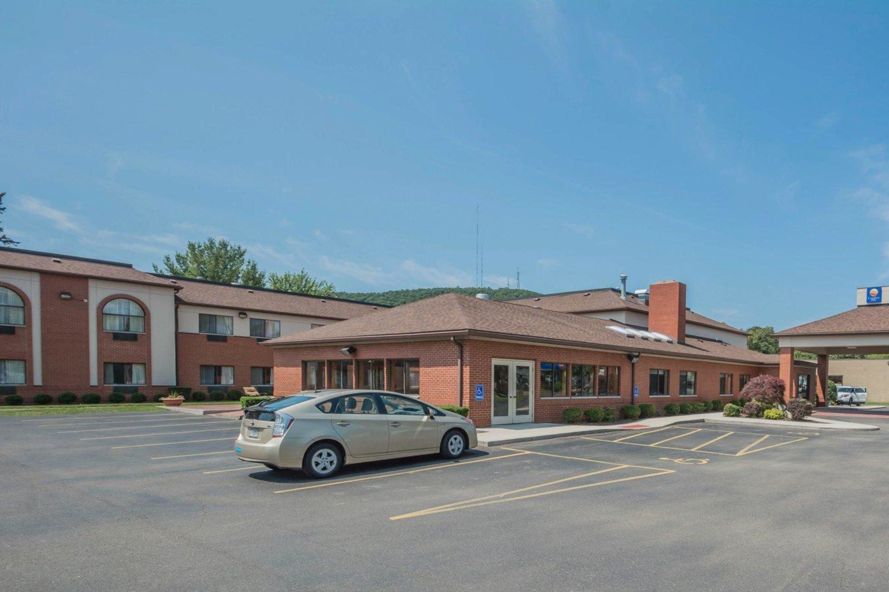 Radisson Hotel Corning in Corning, NY | Expedia