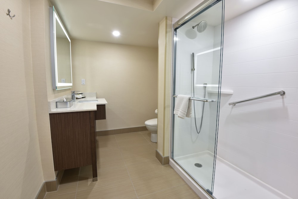 Victoria Inn Hotel and Convention Centre Winnipeg in Winnipeg | Best ...