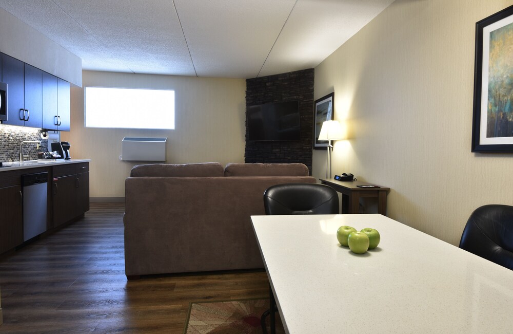 Victoria Inn Hotel and Convention Centre Winnipeg in Winnipeg | Best ...