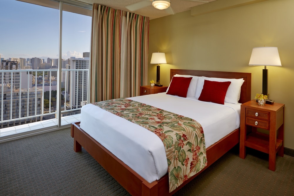 Pacific Monarch Hotel in Honolulu | Best Rates & Deals on Orbitz