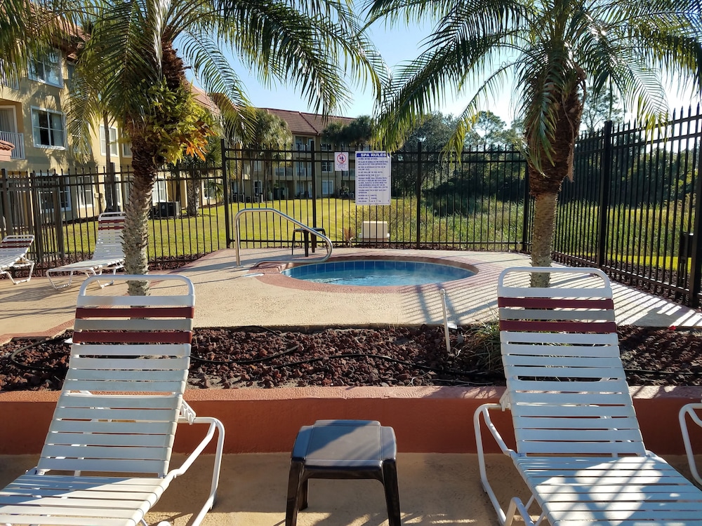 Parc Corniche Condominium Suite Hotel in Orlando | Best Rates & Deals ...