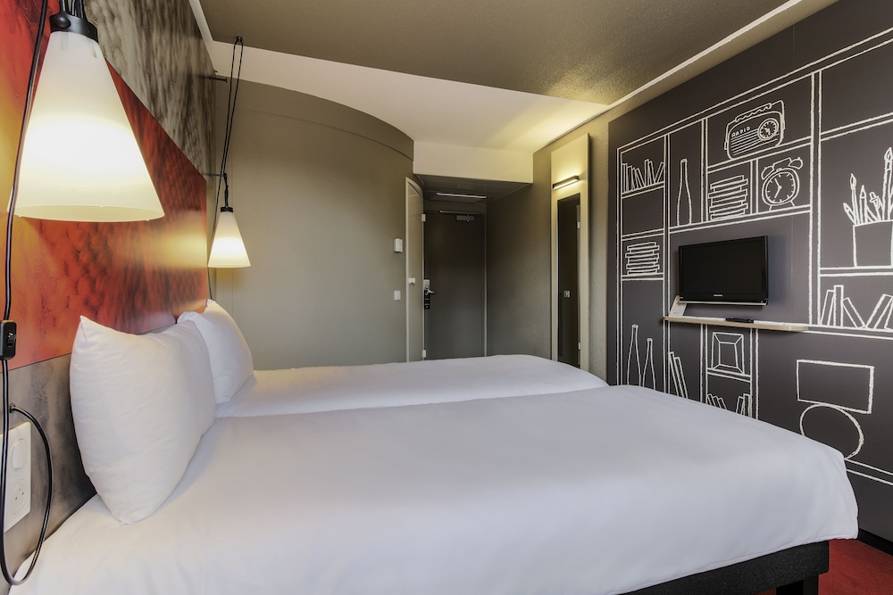 ibis Paris Coeur d'Orly Airport in Paris | Best Rates & Deals on Orbitz