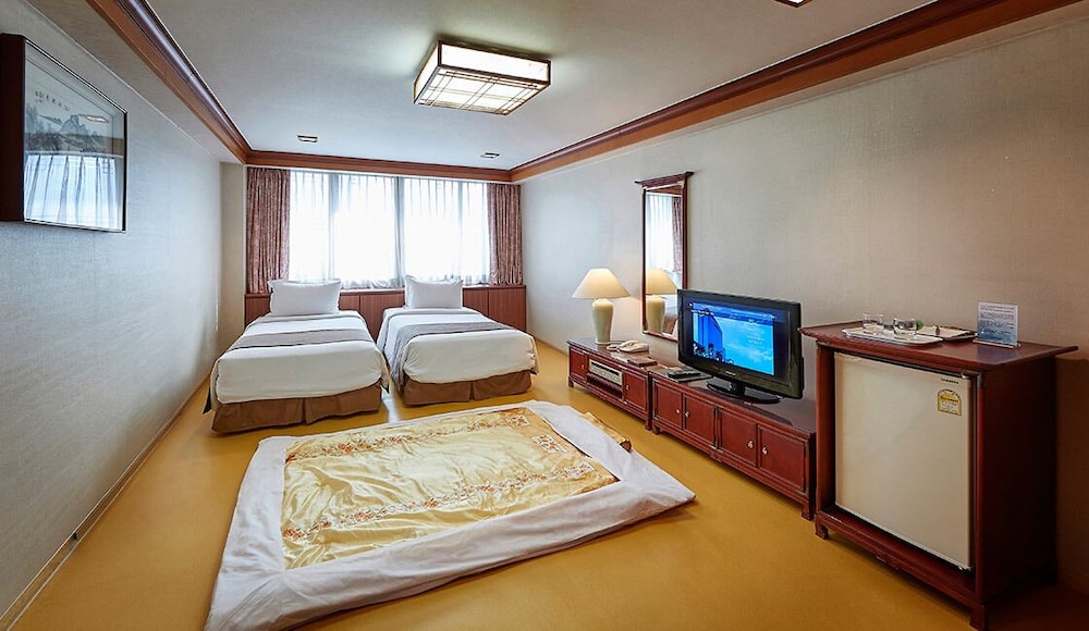 Koreana Hotel in Seoul | Best Rates & Deals on Orbitz